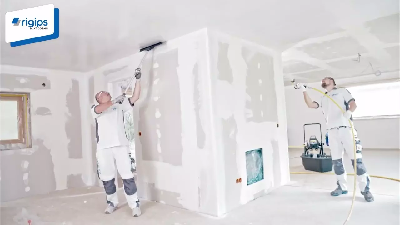 Fertige Spritzspachtelmasse für vollflächigen Auftrag | Rigips