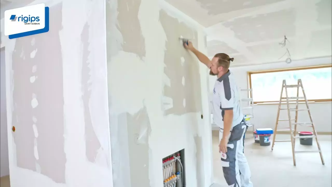 Fertige Spritzspachtelmasse für vollflächigen Auftrag | Rigips